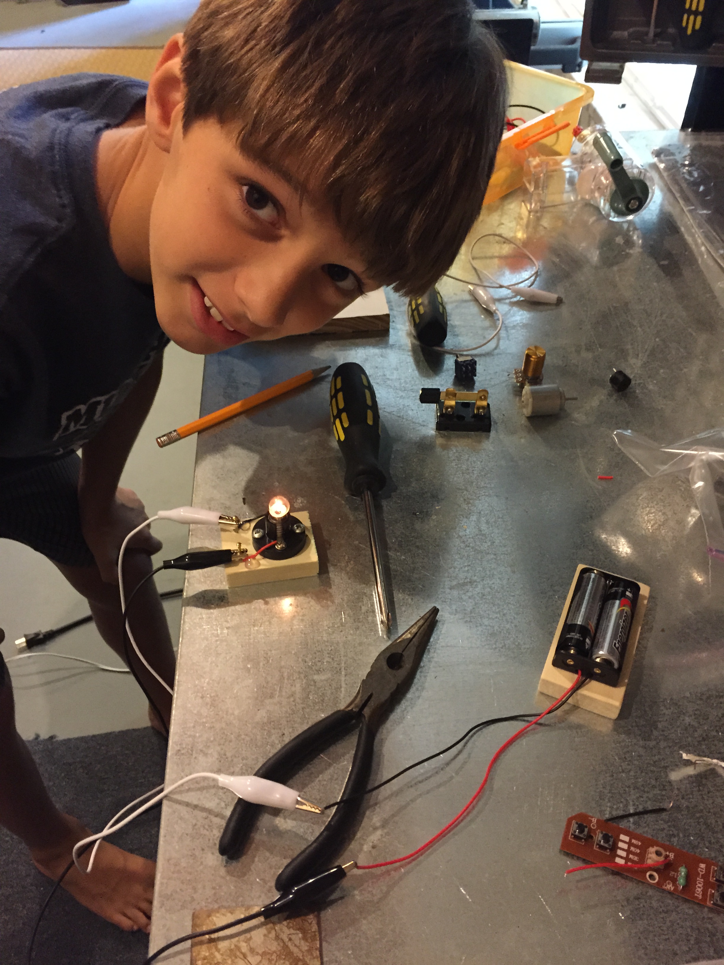 Art of Tinkering MOOC – Circuits #TinkeringMOOC | it's about learning